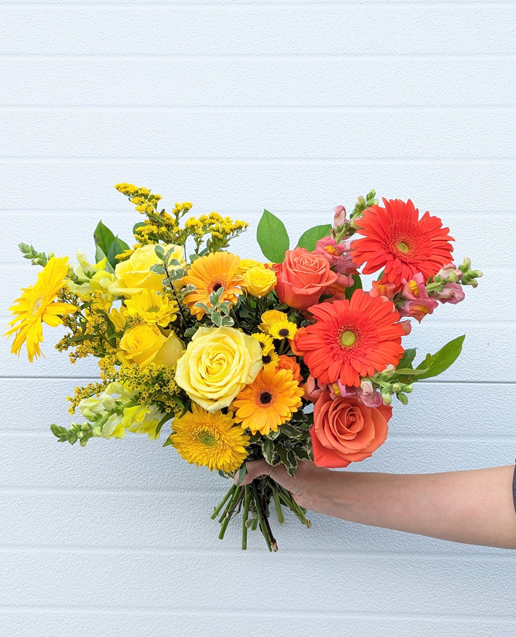 Sunset Ombre Hand-Tied Bouquet – Beaudry Flowers